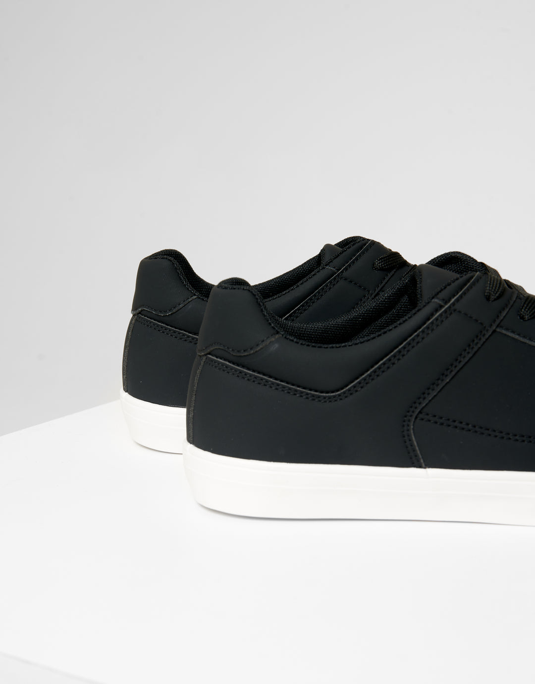 Threadbare Men's Black Court Trainers